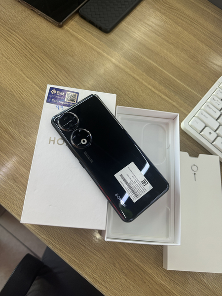 Продаётся Смартфон Honor 90 8/256 gb