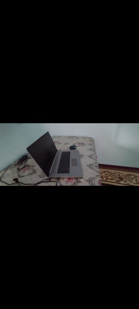 Notebook  sotiladi HP