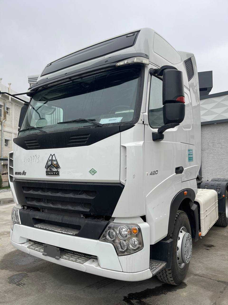 Газовые тягачи марки SINOTRUK HOWO A7 CNG новый 2022 года