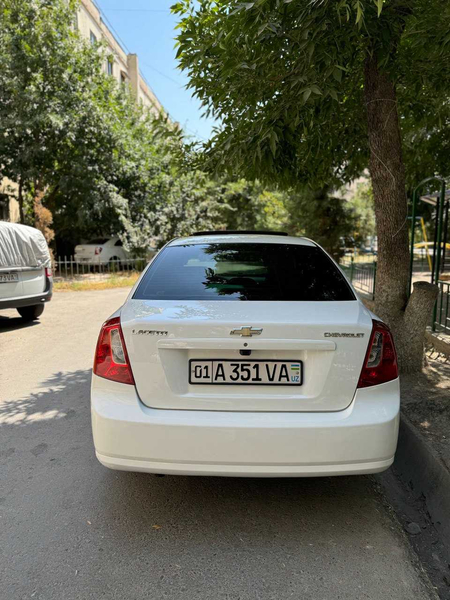Продаю свой автомобиль Lacetti Jentra 2015 года выпуска