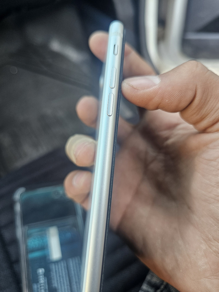 iPhone se 2020 alo holatda