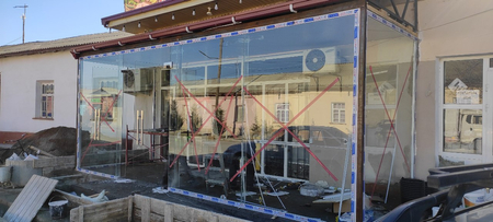 Akfa deraza va eshiklar yasash va urnatib berilish temir panjaralar