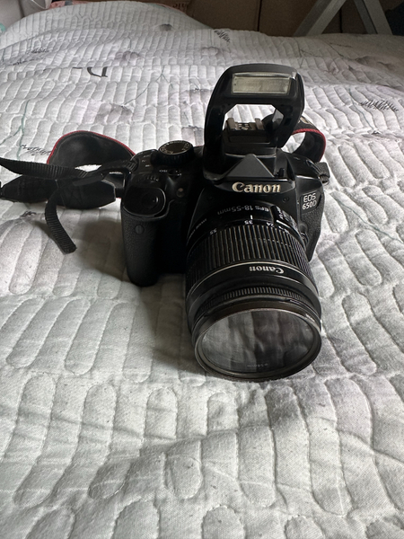 Canon 750d foto aparat sotiladi