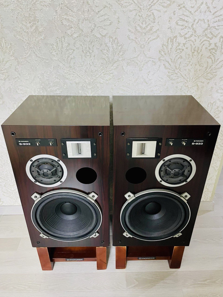 Продам Pioneer s933