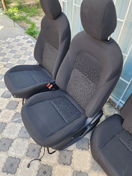 Сиденя от Lasetti Cobalt Nexia