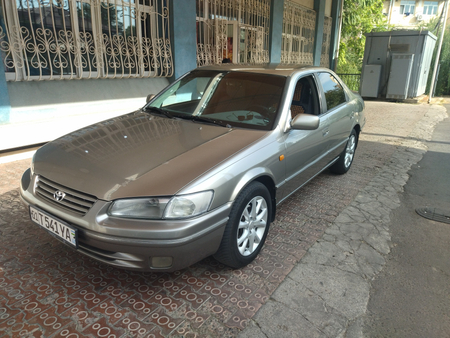 Tayotta Camry 20