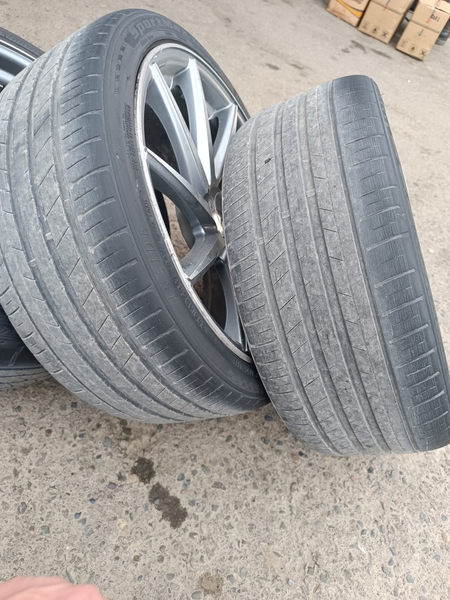 Vossen r 17 sotiladi