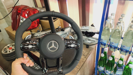 Mersedes benz  amg rul tagi tekis sensirli black pianoligi qora xronli