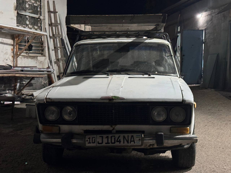 VAZ 2106 sotladi