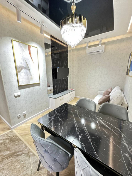 Продается евро квартира в новостройке на ц2 Golden hause