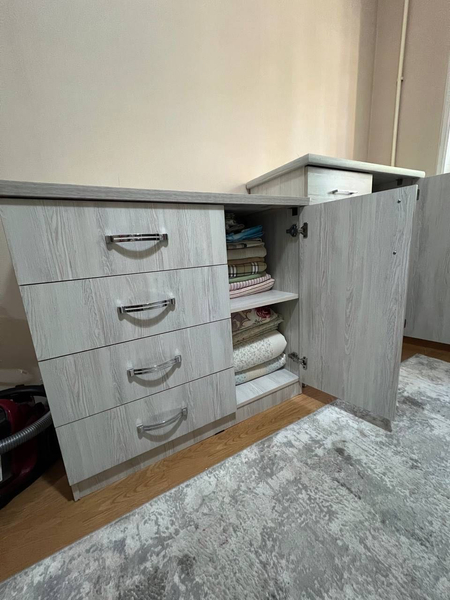 Продам 2 комода…