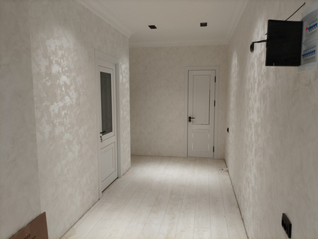 Dom sotiladi navaistroyka 2 xona 65 kvadrat