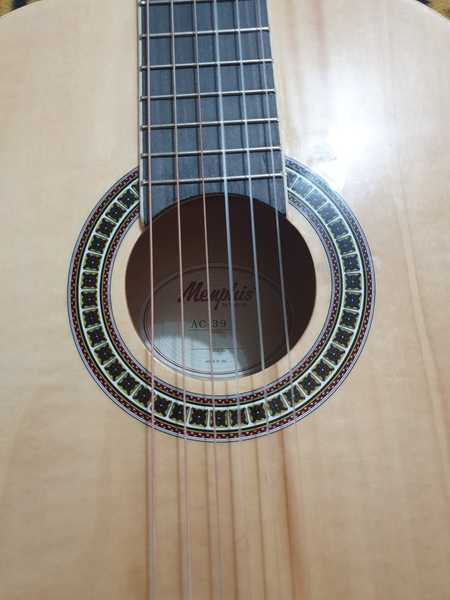Gitara yangi 1hafta oldin olingan