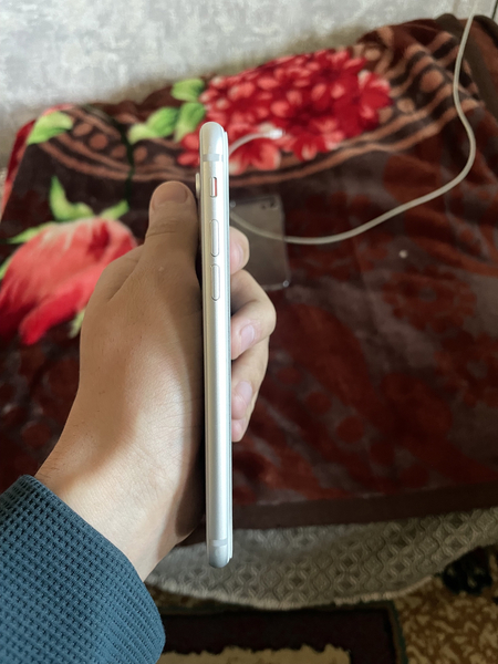 Iphone 8 ideal holatda