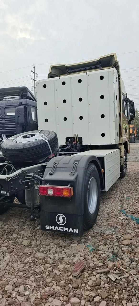 Газовый тягач SHACMAN X3000  4*2 подушка
