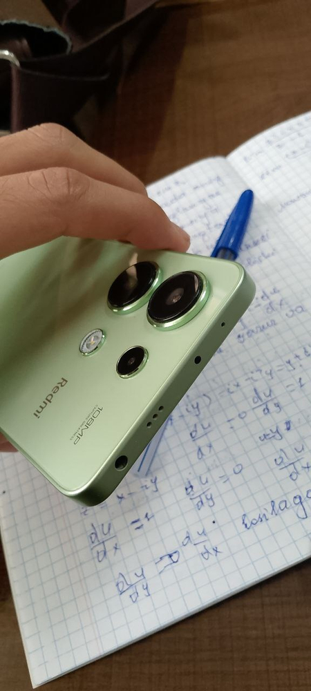Telfon yangi garantiyasi bor karobka dakument bor
