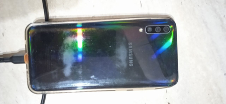 Samsung A70 sotiladi aybi yoq