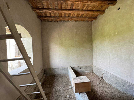 12 sotixli tayyor hovli sotiladi.