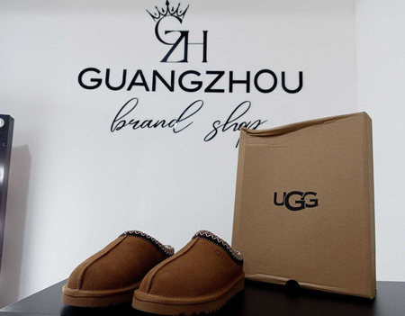 UGG 