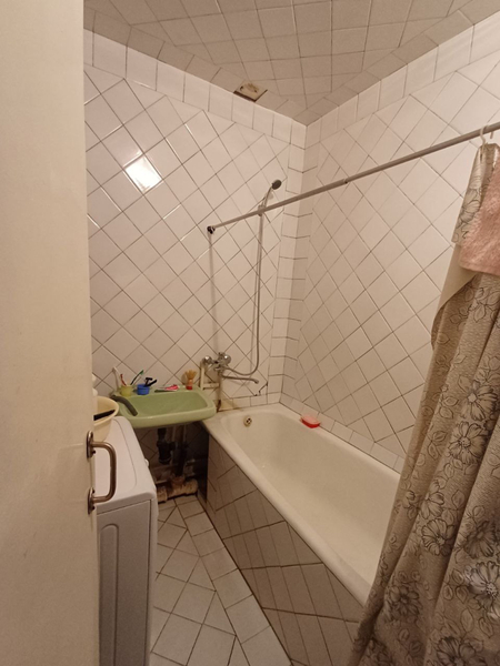 Срочно продаётся Юнусабад 19кв 4/5/5