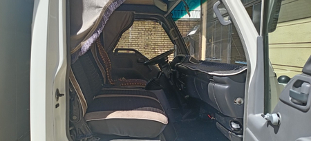 Isuzu 2010 radnoy