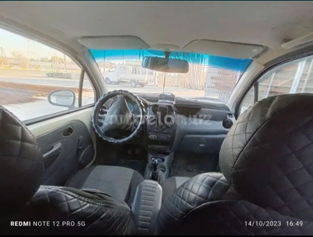 Matiz mashina sotiladi