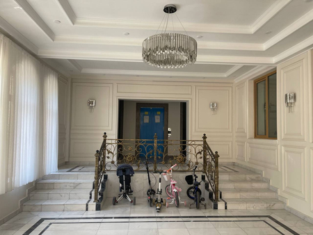 Продается квартира ЖК Аккурган Новомосковский 159м2