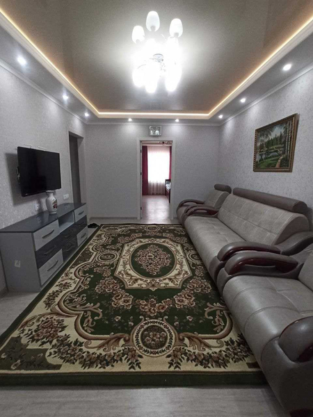 Продаю квартиру 3в4/2/4 возле Парка Победы, ев.ремонт+меб+техника