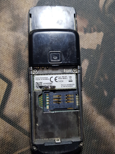 nokia 8800e-1 sotiladi.