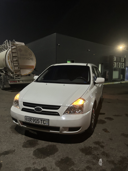 kia     carnival