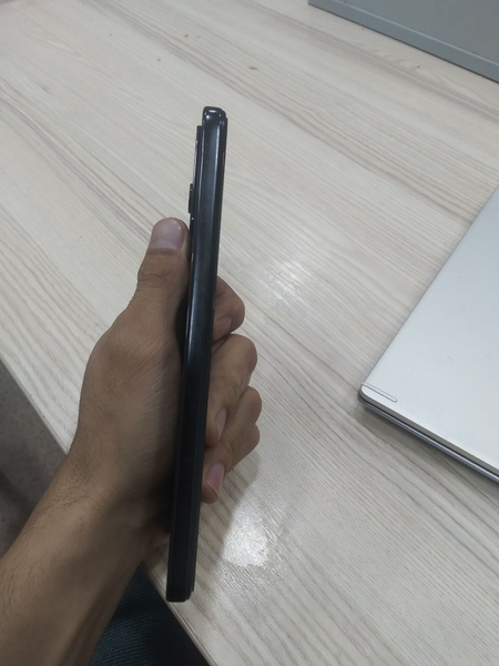 Poco x4 pro 5G xotirasi 8/256 holat ideal krobka zaryadchiklari bor
