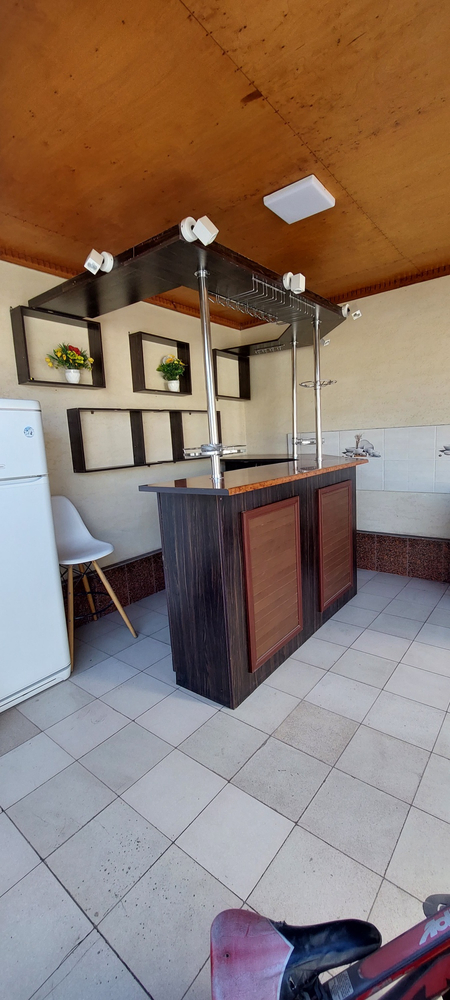 Kuxinniy mebel sotiladi