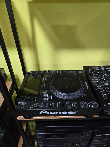 Продаётся дж комплект Pioneer CDJ2000