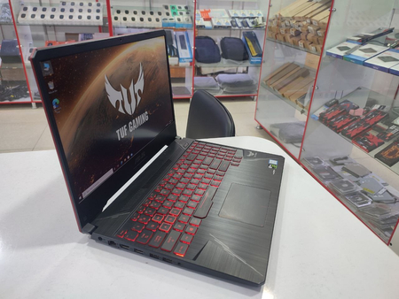 Asus tuf gaming core i7 ideal holatda grafika uchun