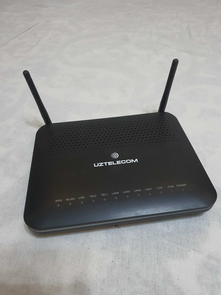 Продам роутер Huawei HG8245