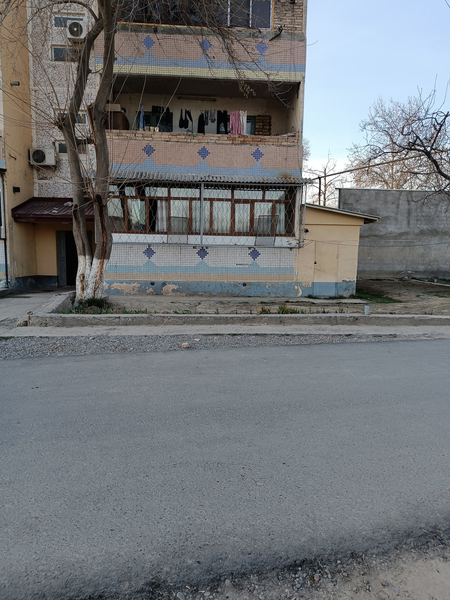 Kanserni zavod oldida 5etajli dom 1etaj