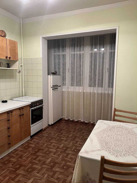 Центр, метро Минор, 2-х комнатная, продаю дешево, своя!!!
