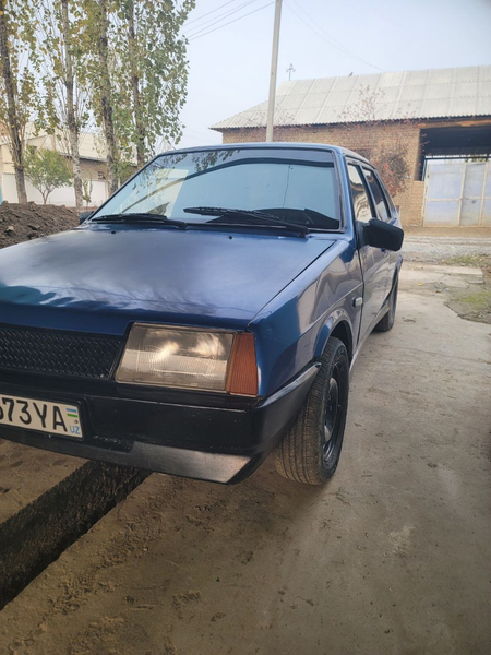 Mashina sotiladi vaz 21099
