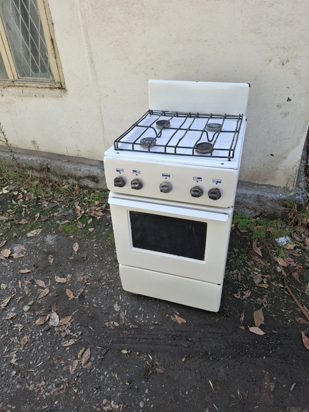 Gaz plita sotiladi