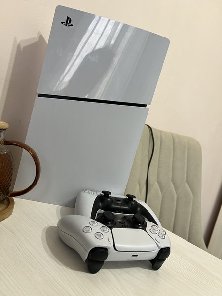Sony Playstation 5 Slim с двумя джостиками