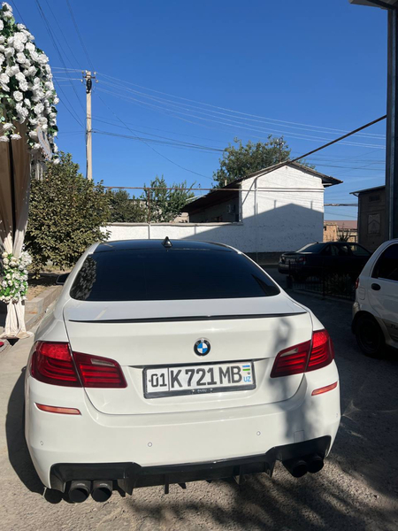 Bmw M5 F10 M paket qilingan navaroti ko’p