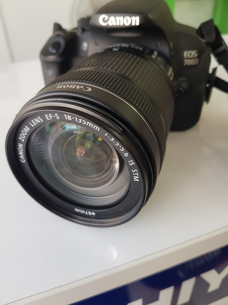 Продаётся фотоаппарат Cannon 700D