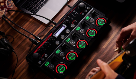Срочно. Loopstation RC 505 MK1 + микрофон в подарок Shure sm58