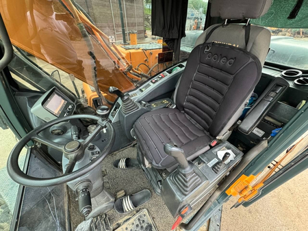 Hyundai Robex 140W  2015 yi