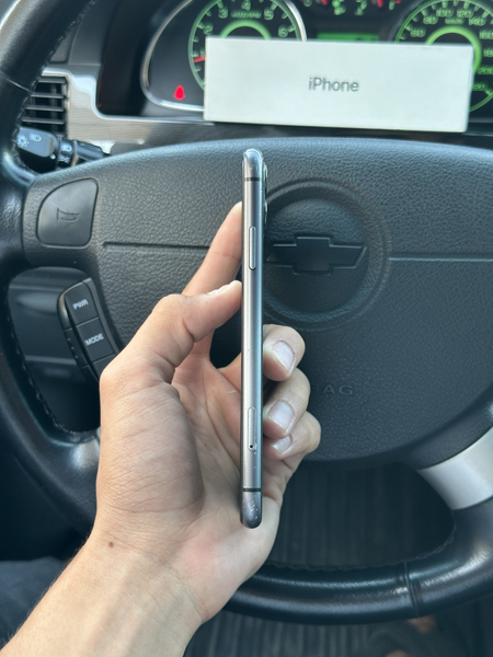 iPhone 11 64gb kar/dok ideal