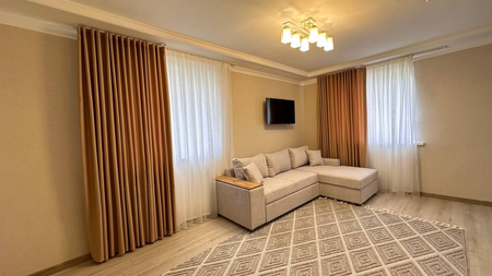Продам срочно 1/4/5 Буюк Ипак йули 171 школа