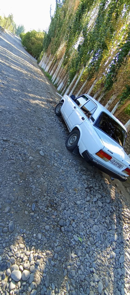 Vaz 2107 sotiladi