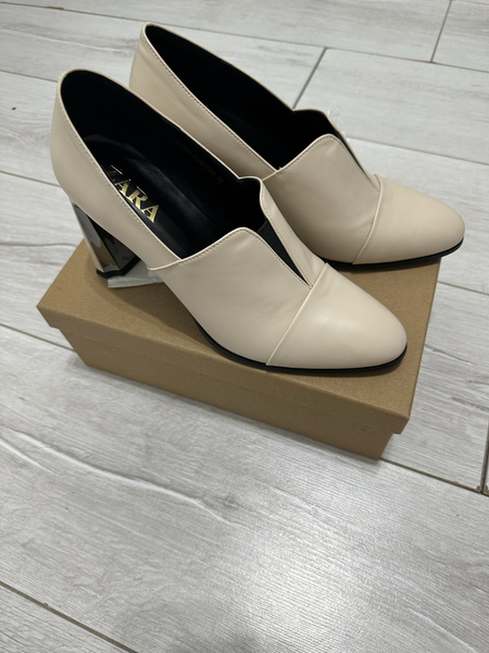 Женсие туфли от ZARA