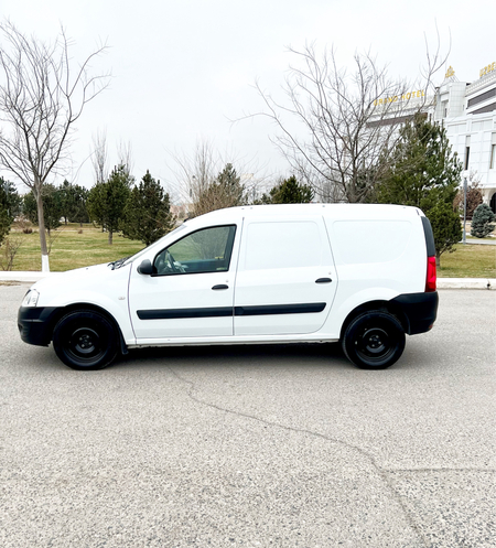 Lada largus 2015 y