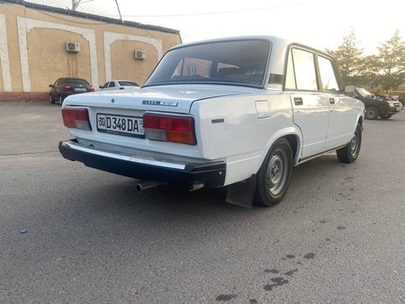 Vaz 2107 sotiladi